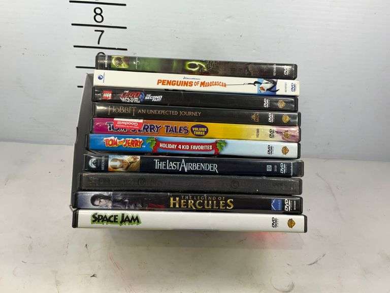 10 DVD movies Space jam the legend of Hercules the last Airbender ...