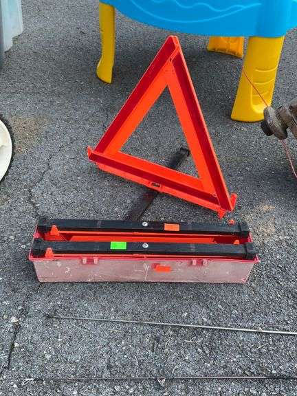 Set of 3 Road Safety Triangles - Hash Auctions
