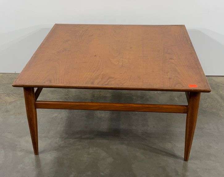 Heritage natural walnut coffee table, 32x32, condition as shown - Hash ...