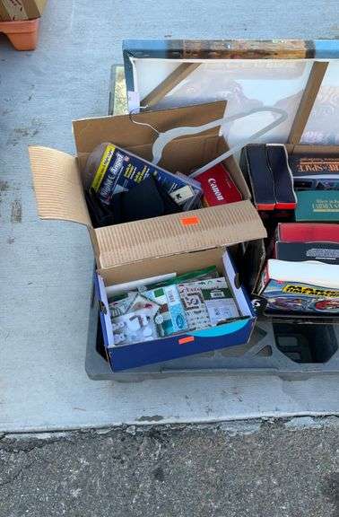 Pallet lot, canvas art work, family board games, holiday decor, etc ...