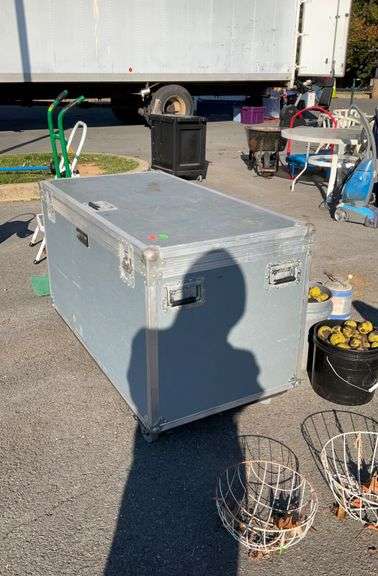 Maxline wheeled case 50”L x 26”W x 31”H - Hash Auctions