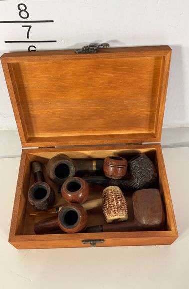 Cedar box full of pipes - Hash Auctions