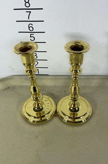 Set of 2 brass candle holders - Hash Auctions