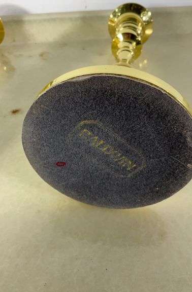 Set of 2 brass candle holders - Hash Auctions