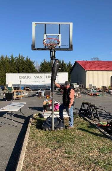 Reebok Basketball, portable weighted base type - Hash Auctions