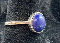 Sterling silver size 8 ring - Hash Auctions