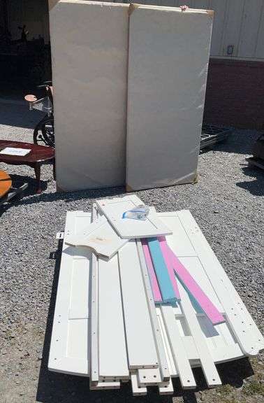 Pyramid bunk bed Canyon Furniture .full and twin - Hash Auctions