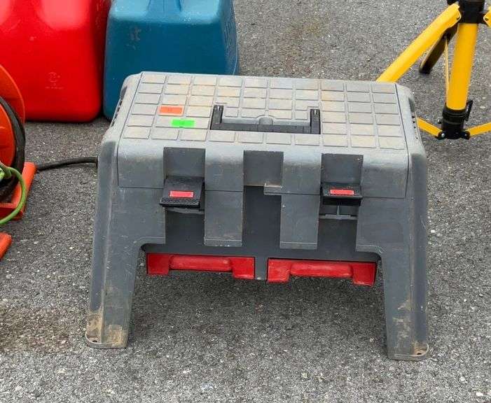 Poly step stool/toolbox combo - Hash Auctions