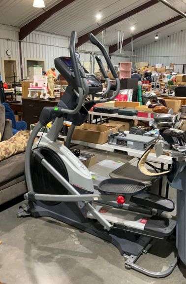 iFit Freemotion elliptical machine, powers on - Hash Auctions
