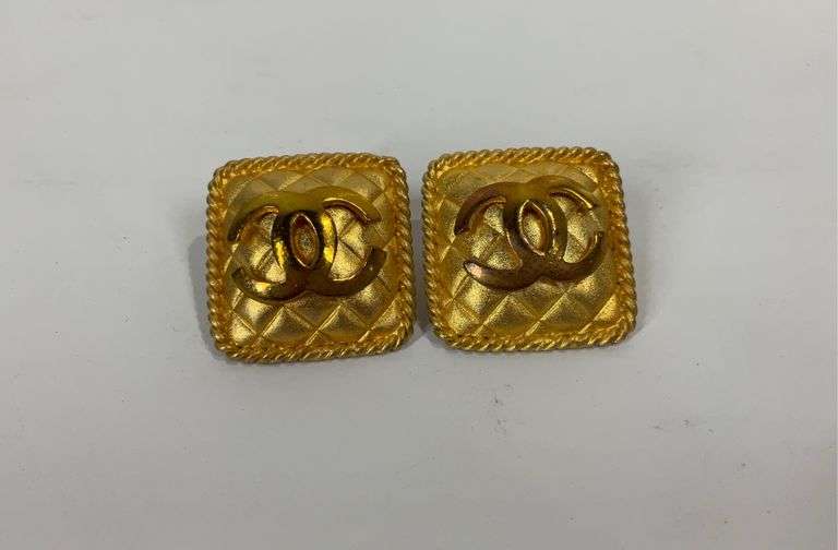 Chanel earrings not authenticated by hash auctions - Hash Auctions