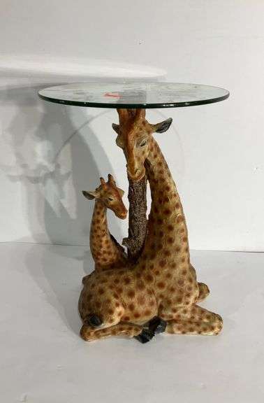 Resin giraffe accent table, 21.5in tall - Hash Auctions