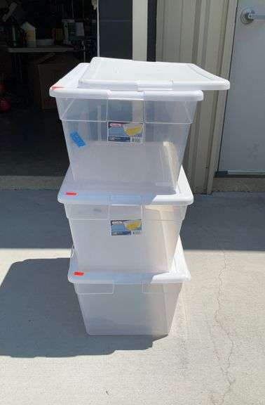 2 56 quart totes with lids, all with cracks, 1 extra lid - Hash Auctions