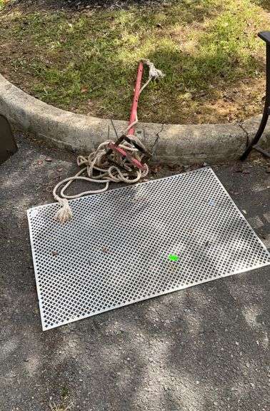 Pond drag hook and metal mesh grid(36”L x24”) - Hash Auctions