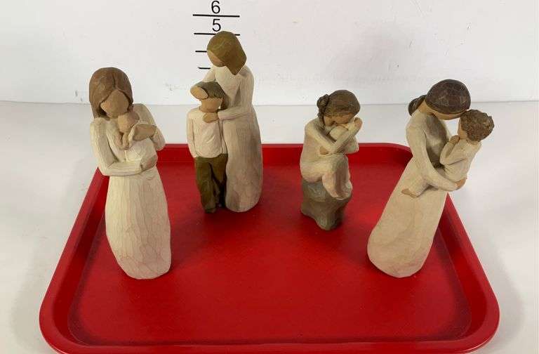 For willow tree figurines. - Hash Auctions