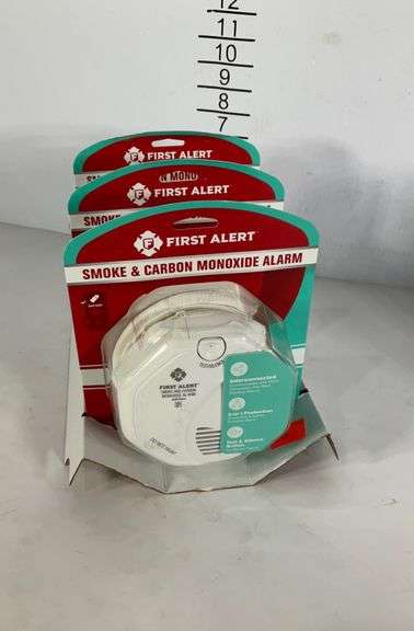 3 first alert, smoke and carbon monoxide alarms. New in packaging ...
