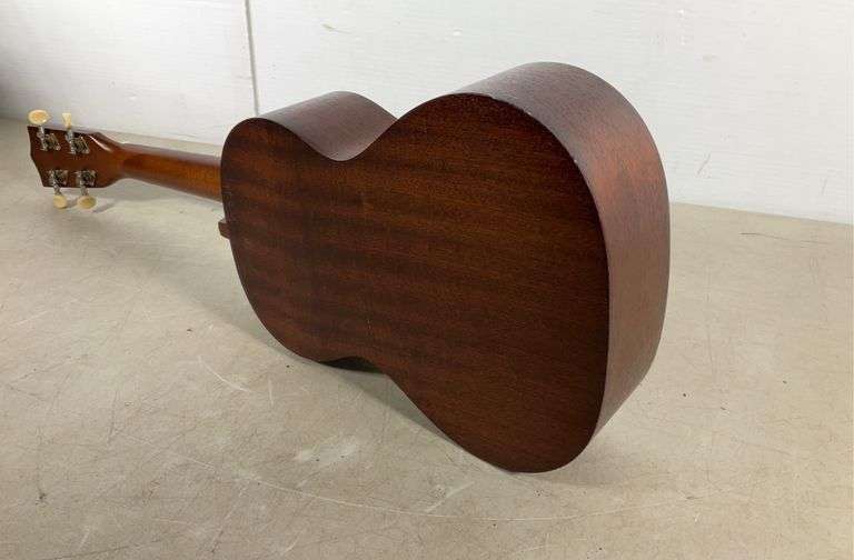 Makala Acoustic Tenor Ukulele Model MK-T (sc: N1 S1) - Hash Auctions