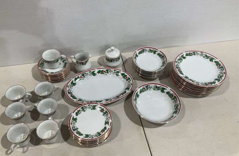 2 boxes; 44 piece Lynns St. Maria china dining set. Holiday. - Hash ...