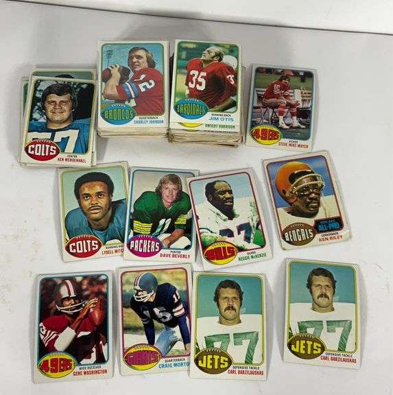 1976 Topps football cards. Set starter - Hash Auctions