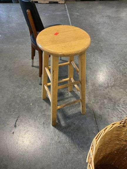 Maple Counter stool. - Hash Auctions