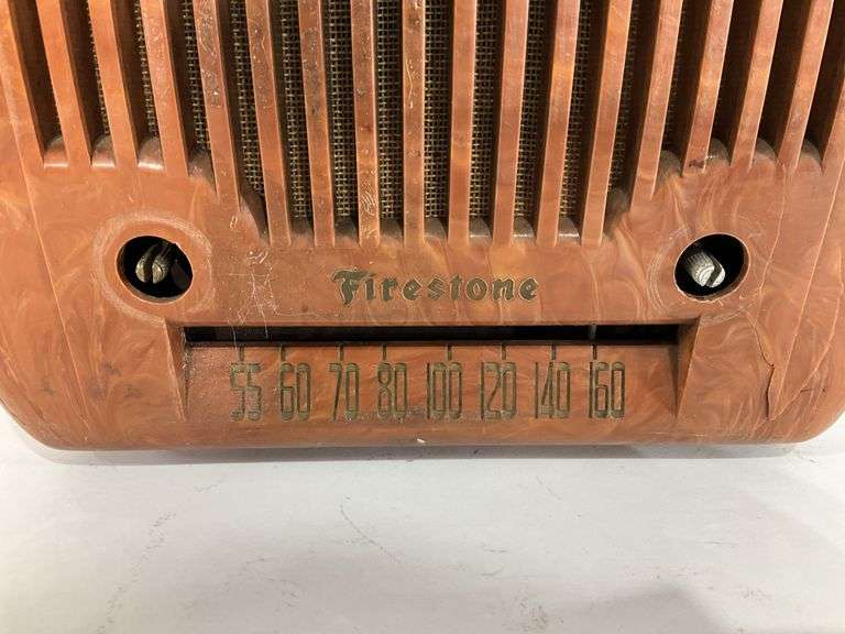 Firestone 4-C-16 tube radio, needs work - Hash Auctions