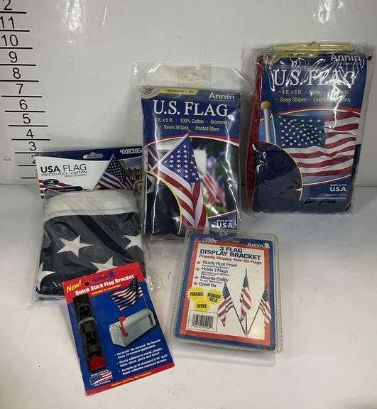 Three U.S. flags and flag brackets - Hash Auctions