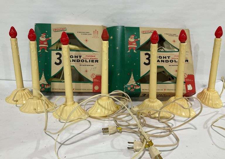 Vintage electric window candles, and chandeliers - Hash Auctions