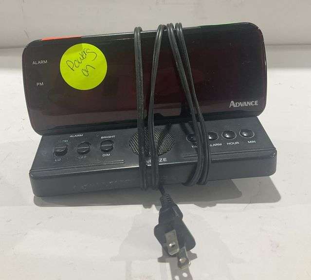Advance digital alarm clock. Powers on. - Hash Auctions