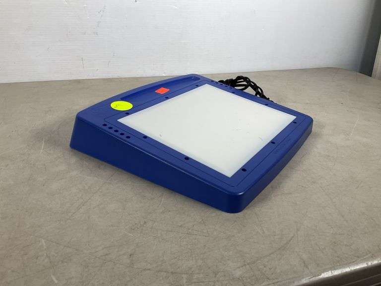 Fiskars light box, works - Hash Auctions