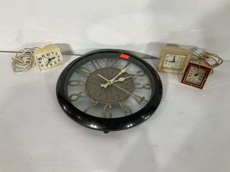 Wall clock and three small clocks - Hash Auctions