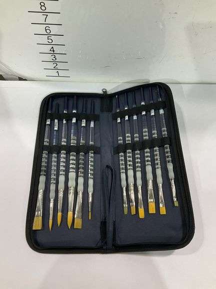 Keep and Carry artist brush set. - Hash Auctions