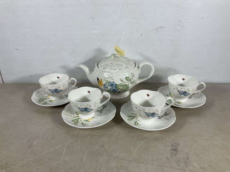 Lenox butterfly meadow tea set - Hash Auctions