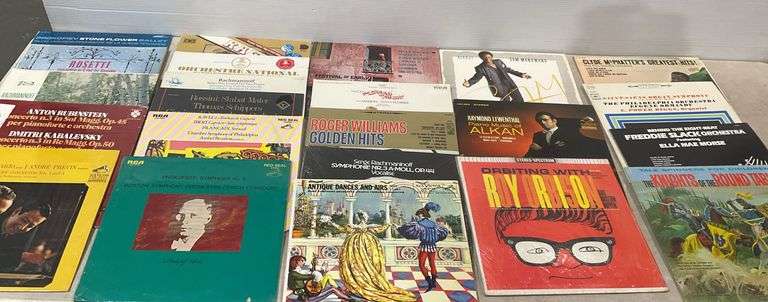 23 vinyl record albums, various styles - Hash Auctions