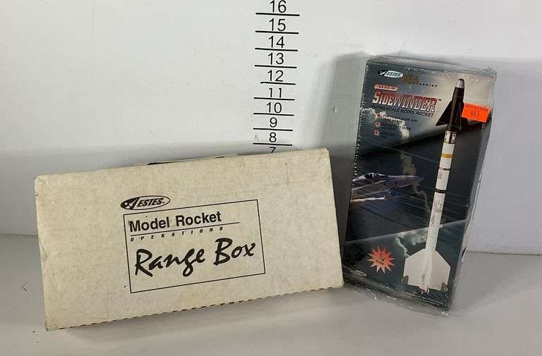 Two model rocket kits. One is sealed packaging - Hash Auctions