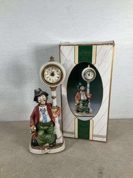 Melody in Motion “Clockpost Willie” porcelain clock, head moves as he ...