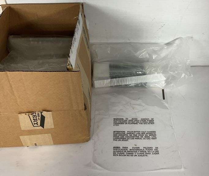 Box of plastic bags, 8x10 - Hash Auctions