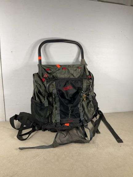 Coleman Peak 1 framed hiking backpack - Hash Auctions