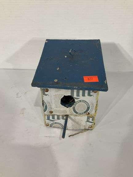 Bird house, covered in Miller Lite cans - Hash Auctions