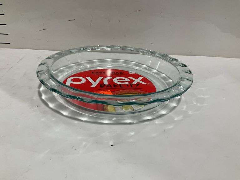Pyrex glass baking dish - Hash Auctions