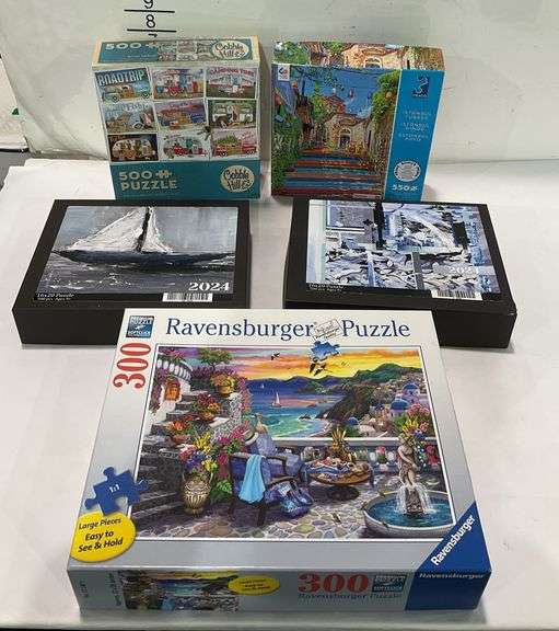 FIVE BOXES OF PUZZLES: 300pc, 500pc, 550pc puzzles. - Hash Auctions