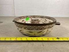 Temptations pottery platter and bundt pan - Hash Auctions