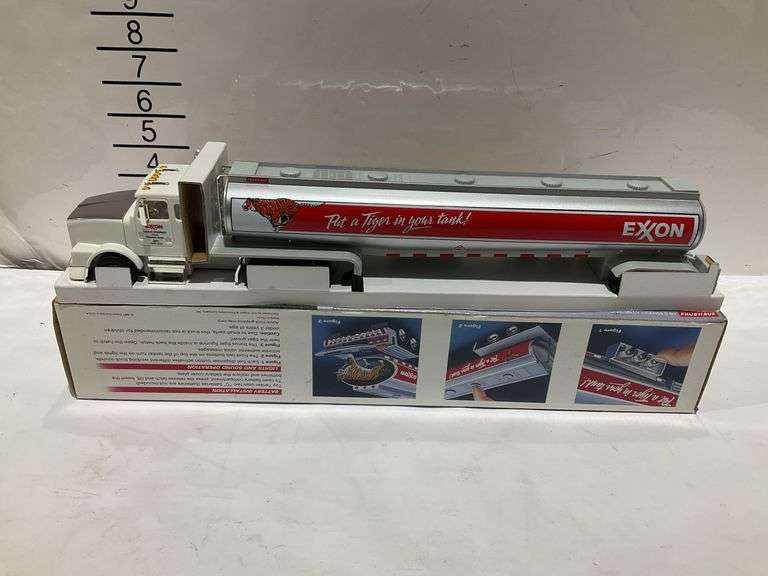 Exxon 1997 collectors edition tanker truck 6th in series. - Hash Auctions