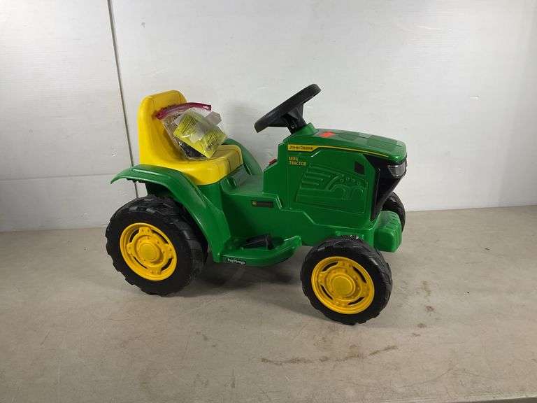 Peg Perego John Deere child’s riding tractor toy, with charger, works ...