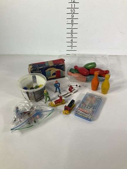 Vintage toys and more. Marbles, lead toy figures and more - Hash Auctions