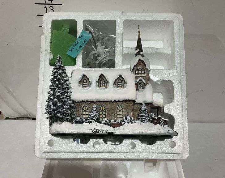 Hawthorne Village Thomas Kinkade “light of hope” church. - Hash Auctions