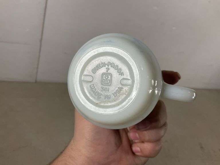 Anchor Hocking Ronald Reagan milk glass coffee mug - Hash Auctions