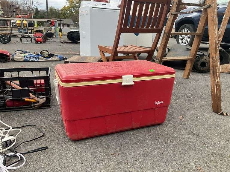 Igloo poly cooler, with two drop handles, 26”L x 14”W - Hash Auctions
