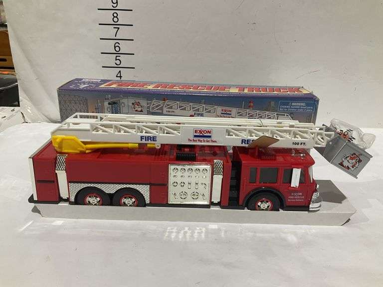 Exxon 1998 collectors edition fire rescue truck - Hash Auctions