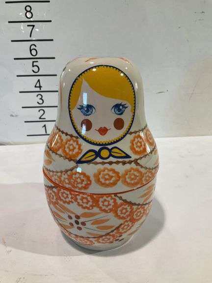 Temp-tations “old world” nesting doll measuring cups. - Hash Auctions