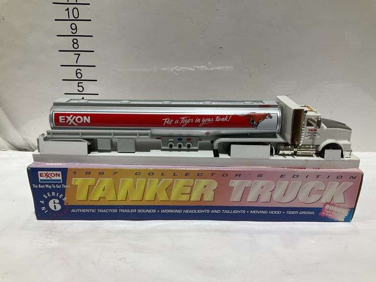 Exxon 1997 collectors edition tanker truck 6th in series. - Hash Auctions