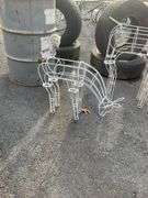 Wire Buck and feeding doe yard sculptures - Hash Auctions